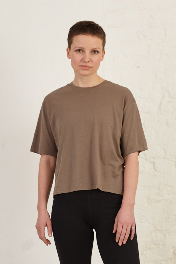 Cottsbury | Boxy Slightly Cropped Organic Cotton Jersey T-Shirt Womens